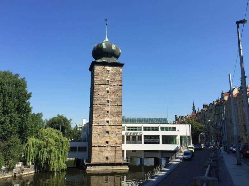 Art Restaurant Mánes | Avantgarde Prague