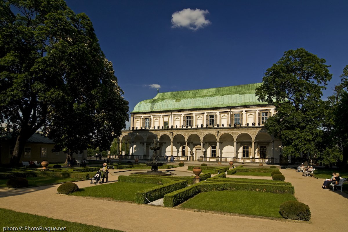 Queen Ann’s Summer Palace | Avantgarde Prague