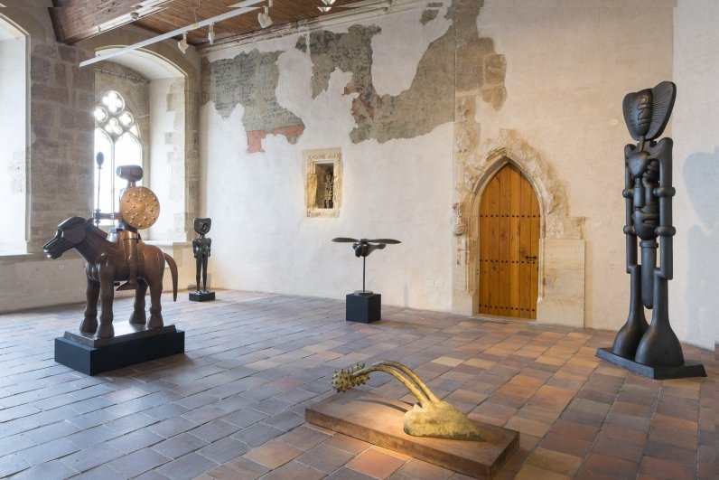 House at the Stone Bell | Avantgarde Prague