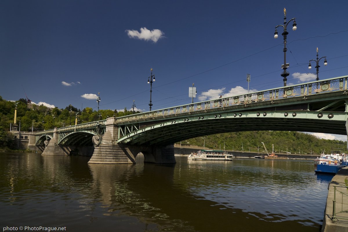 Čechův Bridge | Avantgarde Prague