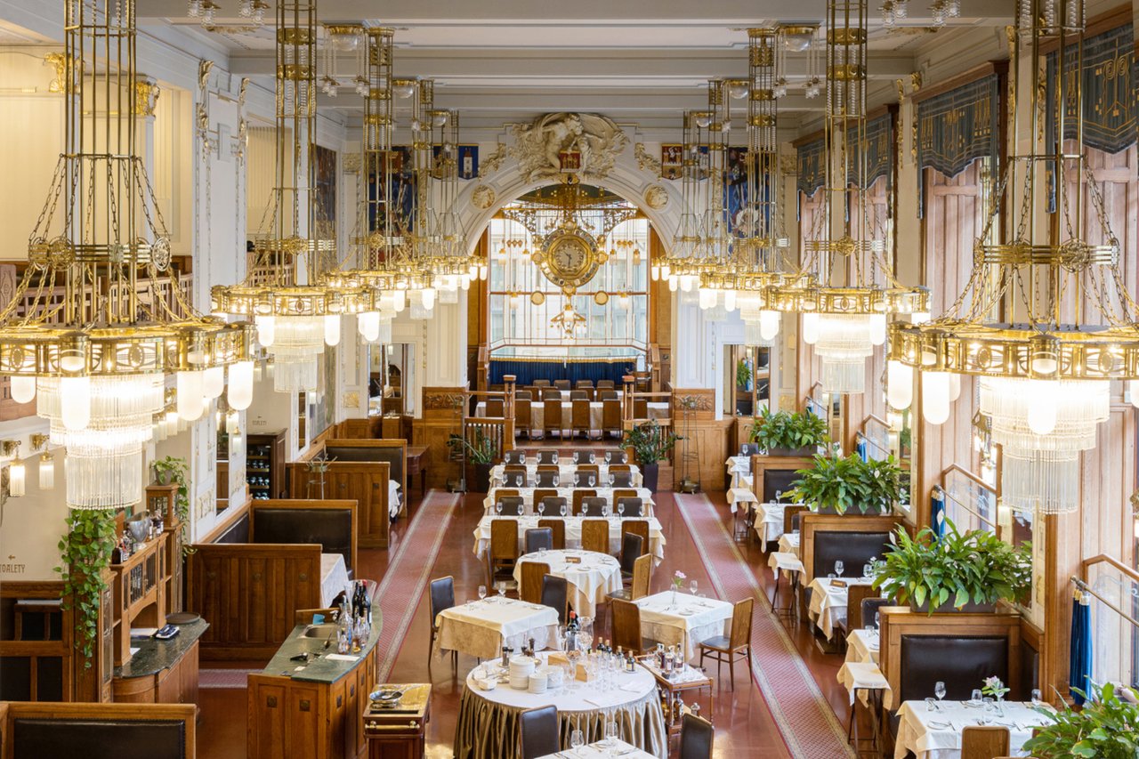New Year’s Eve Dinner at the Municipal House Restaurant | Avantgarde Prague