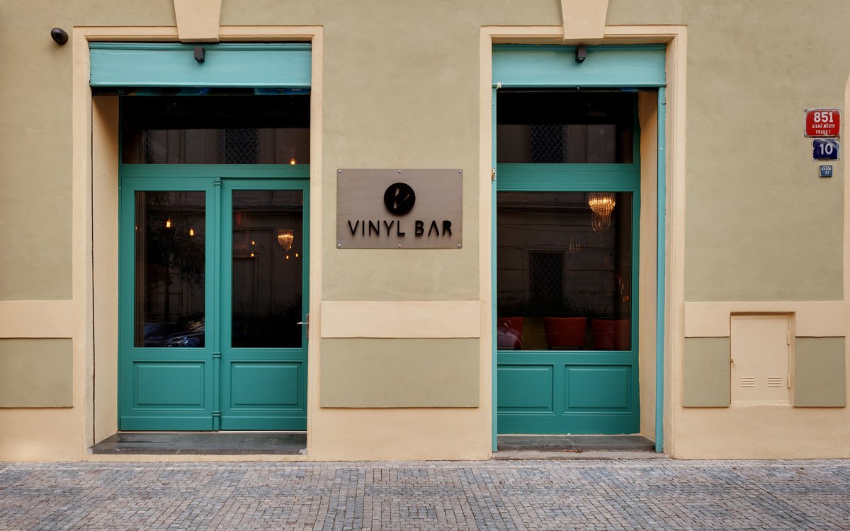 Vinyl Bar | Avantgarde Prague