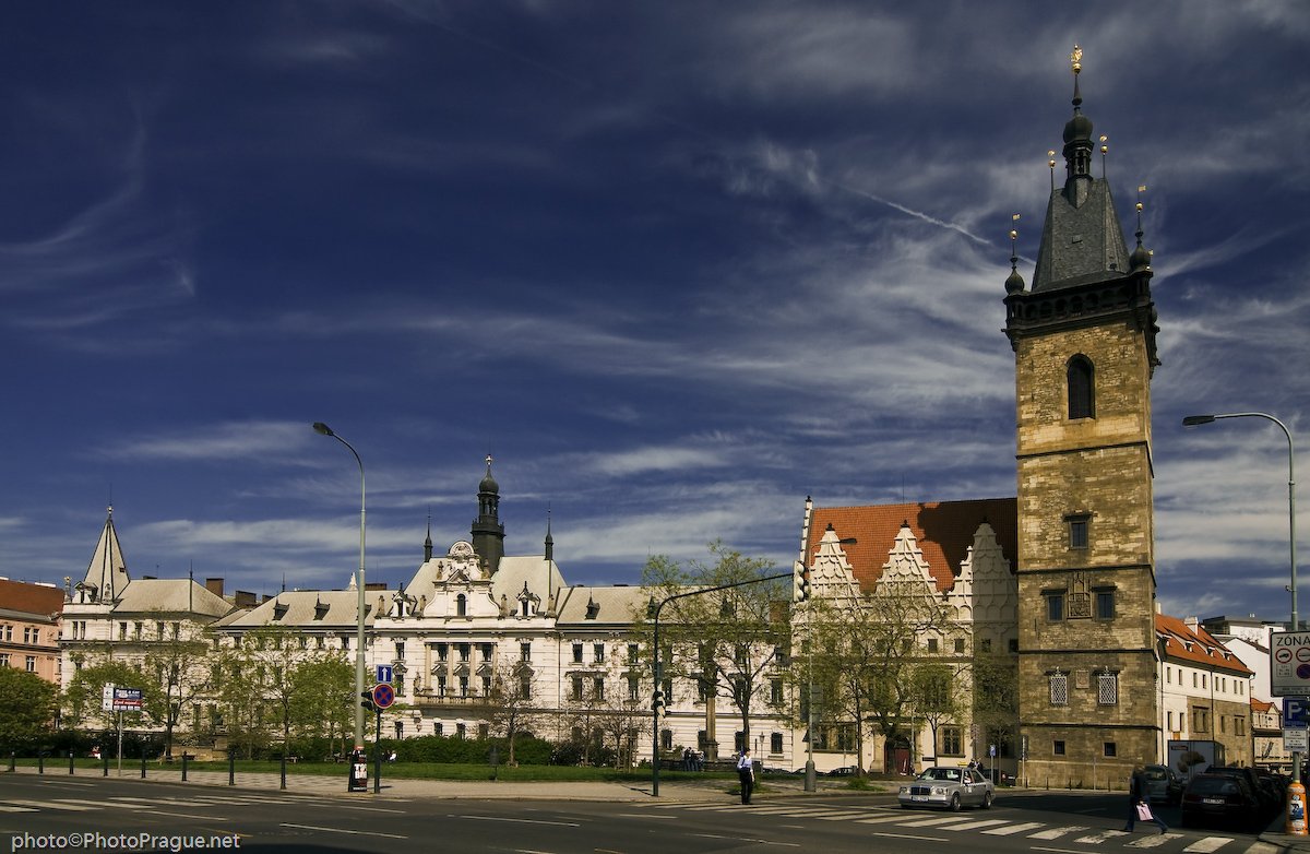 Charles Square | Avantgarde Prague