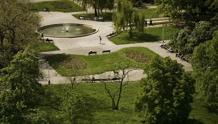 Charles Square | Avantgarde Prague