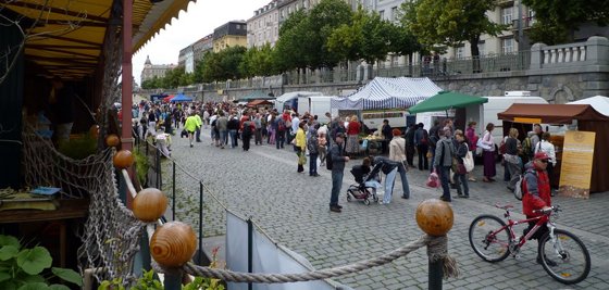 Náplavka Farmers Market | Avantgarde Prague