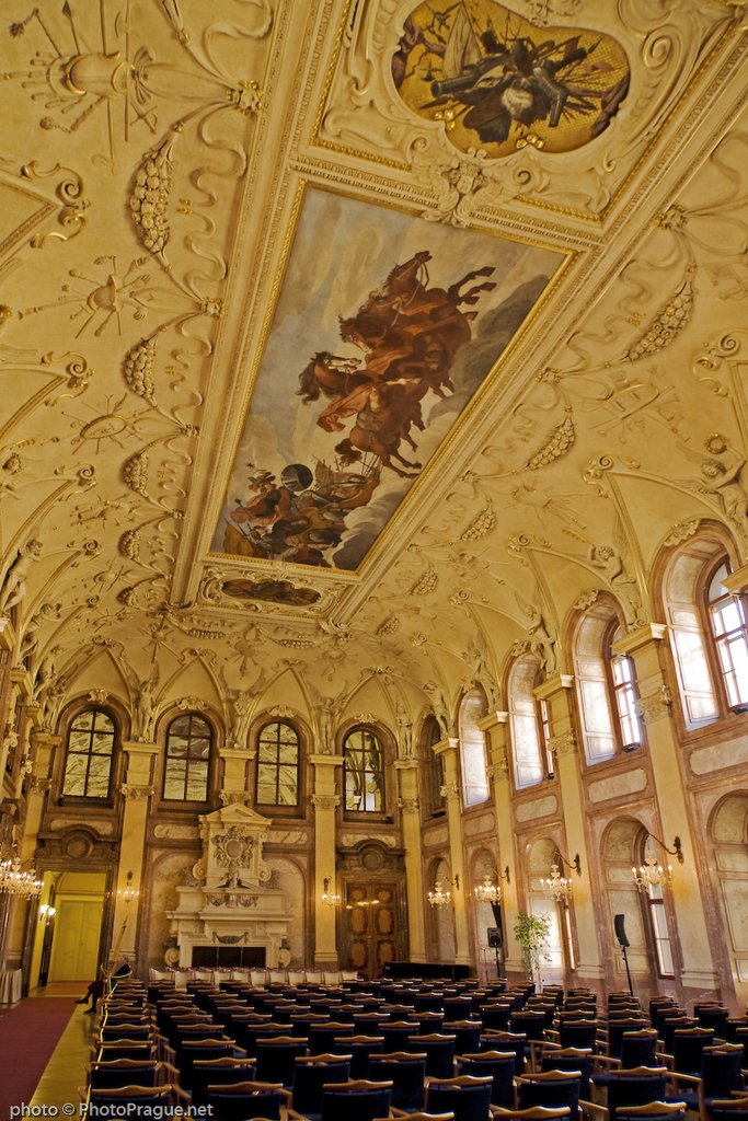 Wallenstein Palace | Avantgarde Prague