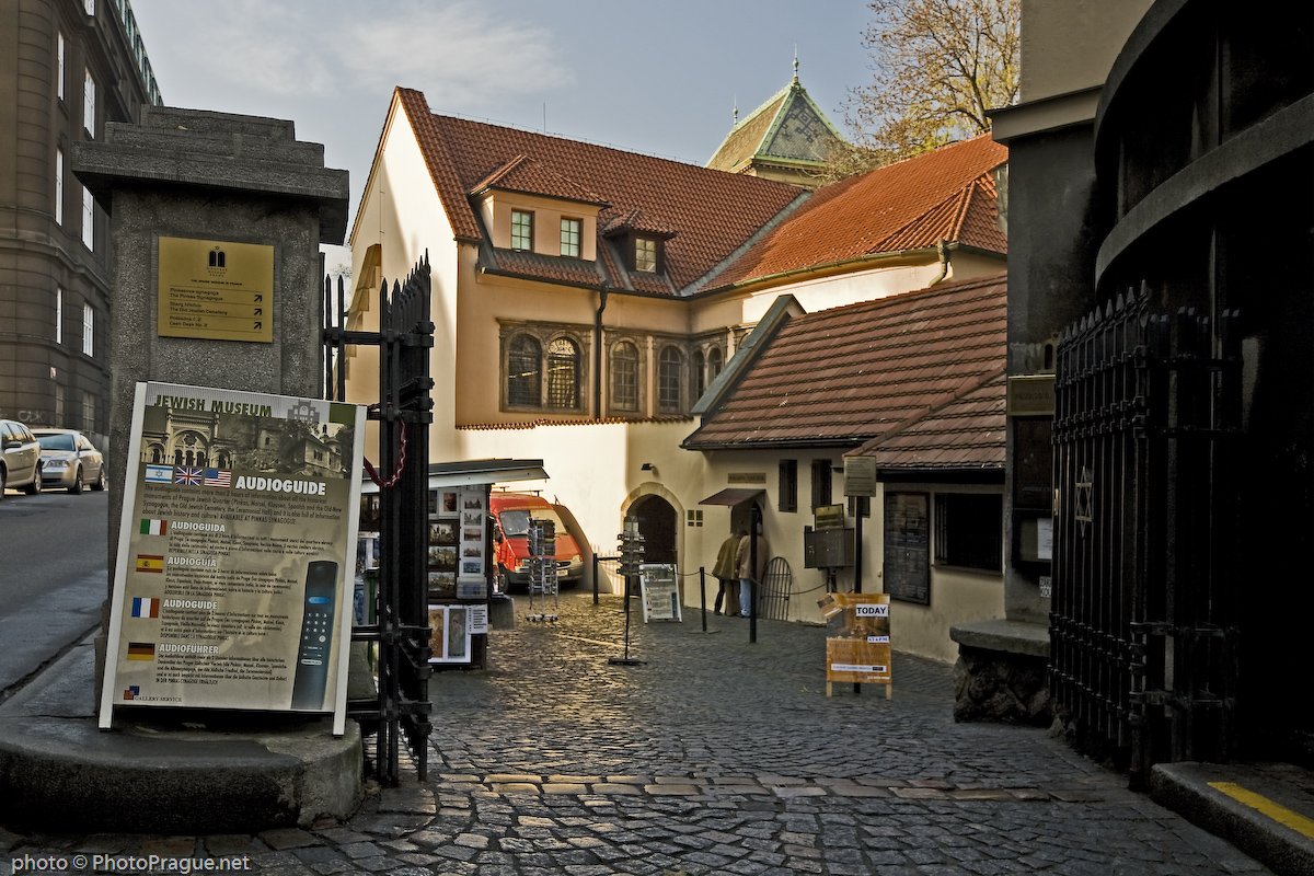 Pinkas Synagogue | Avantgarde Prague | Avantgarde Prague