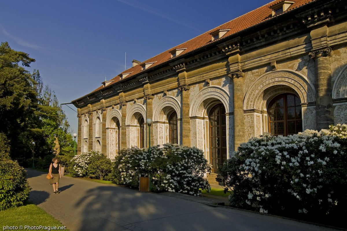 Queen Ann’s Summer Palace | Avantgarde Prague